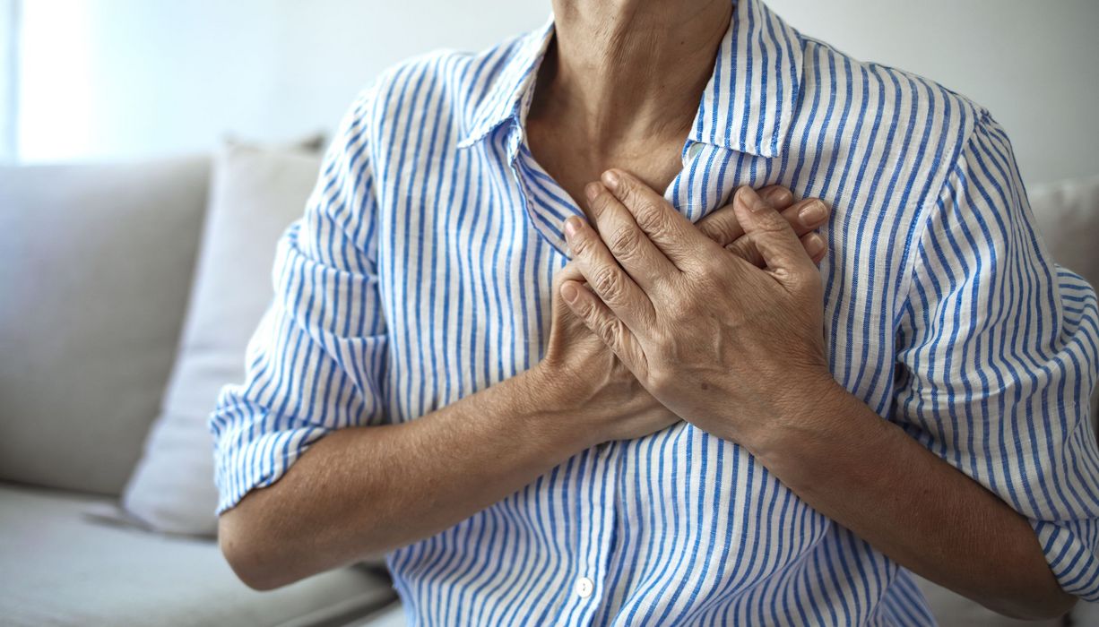 Stummer Herzinfarkt: Häufiger als gedacht | aponet.de