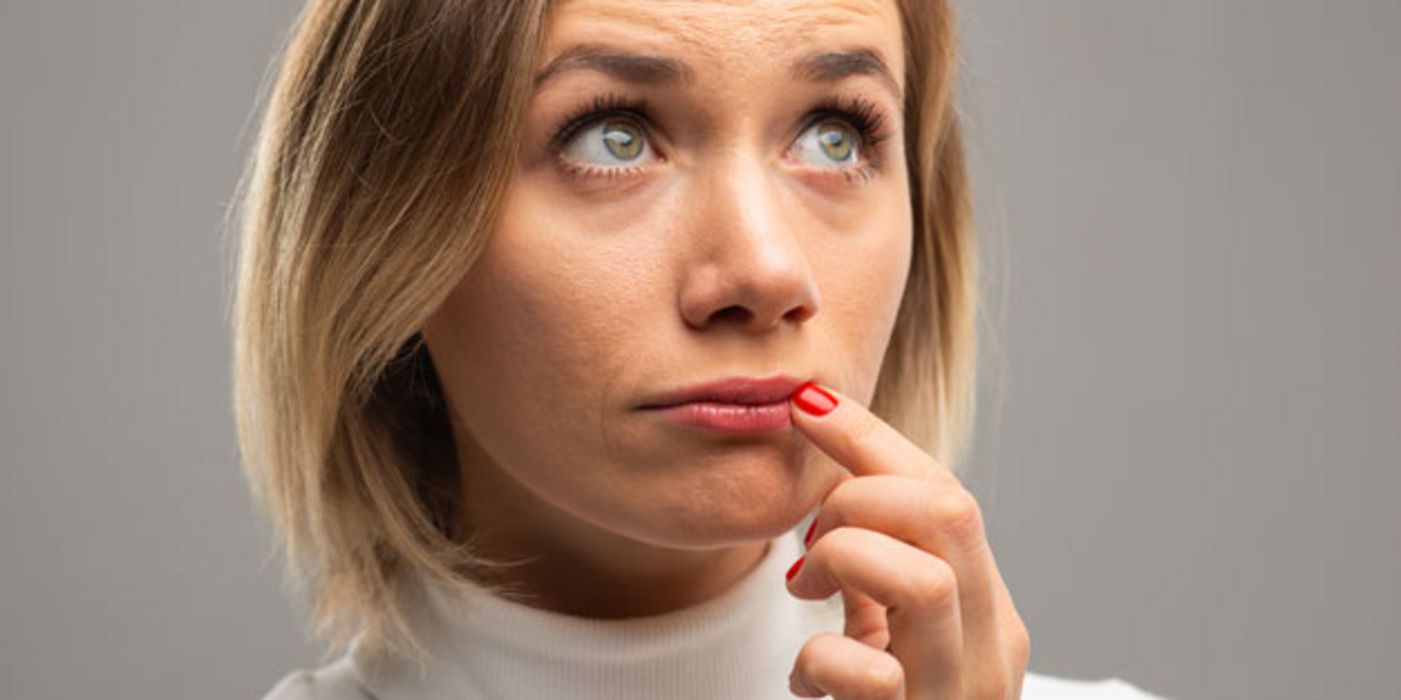 Schmerzhafte Aphthen selbst behandeln | aponet.de